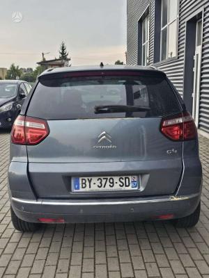 Grey Citroen c4-picasso 2011 in Taurage, with an engine capacity of 1.56 L and mileage of 300 thousand km for 1900 €, photo 6 on AUTOMOTO.COM.LV