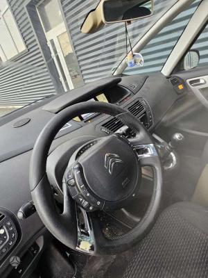 Grey Citroen c4-picasso 2011 in Taurage, with an engine capacity of 1.56 L and mileage of 300 thousand km for 1900 €, photo 9 on AUTOMOTO.COM.LV