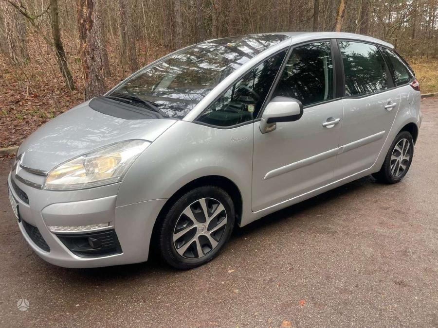 Grey Citroen c4-picasso 2012 in Kaunas, with an engine capacity of 1.56 L and mileage of 260 thousand km for 3450 €, photo 2 on AUTOMOTO.COM.LV