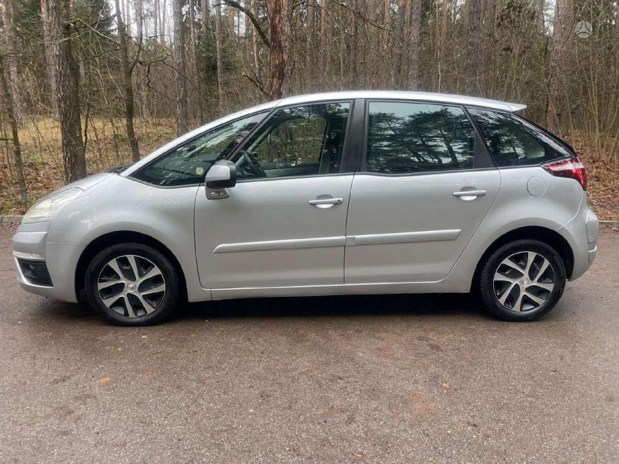 Grey Citroen c4-picasso 2012 in Kaunas, with an engine capacity of 1.56 L and mileage of 260 thousand km for 3450 €, photo 5 on AUTOMOTO.COM.LV
