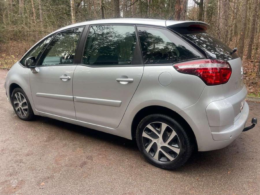 Grey Citroen c4-picasso 2012 in Kaunas, with an engine capacity of 1.56 L and mileage of 260 thousand km for 3450 €, photo 8 on AUTOMOTO.COM.LV
