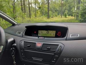 Pelēks Citroen c4-picasso 2012 Daugavpils, ar dzinēja tilpumu 1.60 L un nobraukumu 197 tūkst. km par 3470 €, foto 7 vietnē AUTOMOTO.COM.LV