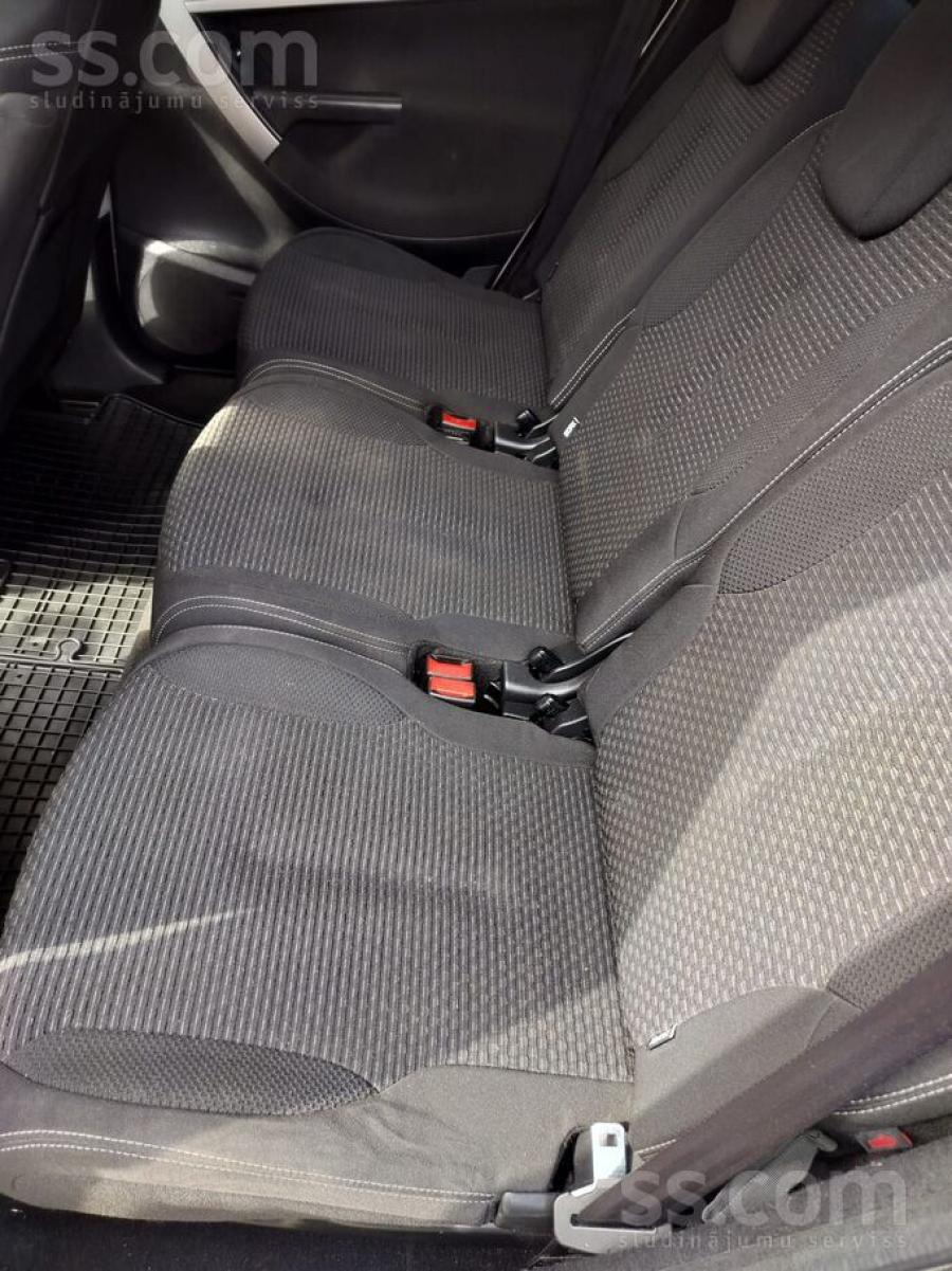 Pelēks Citroen c4-picasso 2012 Daugavpils, ar dzinēja tilpumu 1.60 L un nobraukumu 197 tūkst. km par 3470 €, foto 9 vietnē AUTOMOTO.COM.LV