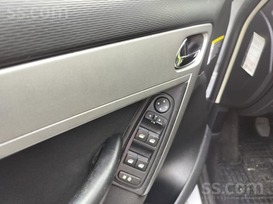 Pelēks Citroen c4-picasso 2012 Daugavpils, ar dzinēja tilpumu 1.60 L un nobraukumu 197 tūkst. km par 3470 €, foto 13 vietnē AUTOMOTO.COM.LV