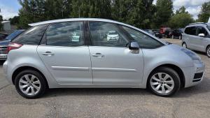 Grey Citroen c4-picasso 2012 in Taurage, with an engine capacity of 2.00 L and mileage of 250 thousand km for 3300 €, photo 5 on AUTOMOTO.COM.LV