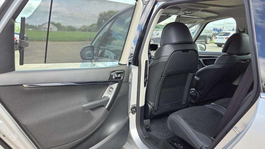 Grey Citroen c4-picasso 2012 in Taurage, with an engine capacity of 2.00 L and mileage of 250 thousand km for 3300 €, photo 32 on AUTOMOTO.COM.LV