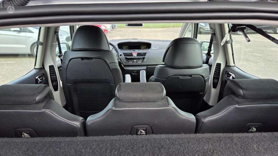 Grey Citroen c4-picasso 2012 in Taurage, with an engine capacity of 2.00 L and mileage of 250 thousand km for 3300 €, photo 42 on AUTOMOTO.COM.LV