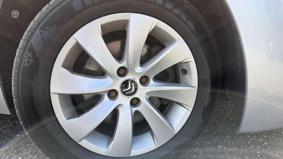 Grey Citroen c4-picasso 2012 in Taurage, with an engine capacity of 2.00 L and mileage of 250 thousand km for 3300 €, photo 45 on AUTOMOTO.COM.LV