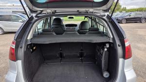 Grey Citroen c4-picasso 2012 in Taurage, with an engine capacity of 2.00 L and mileage of 250 thousand km for 3300 €, photo 47 on AUTOMOTO.COM.LV