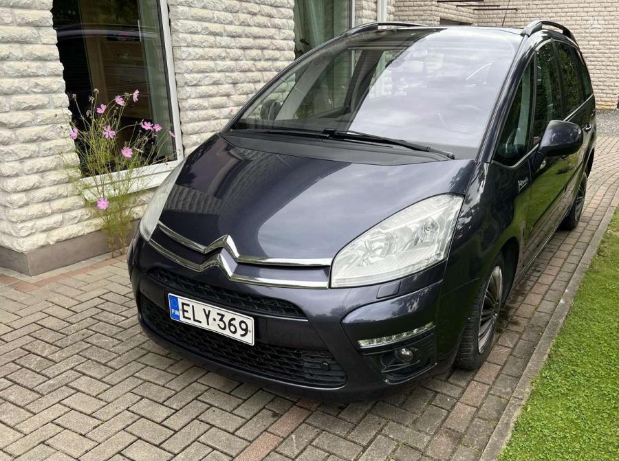 Grey Citroen c4-picasso 2012 in Kaunas, with an engine capacity of 1.60 L and mileage of 208 thousand km for 2700 €, photo 3 on AUTOMOTO.COM.LV