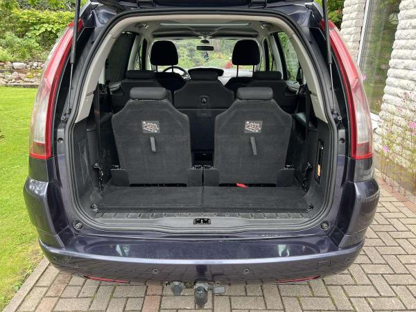 Grey Citroen c4-picasso 2012 in Kaunas, with an engine capacity of 1.60 L and mileage of 208 thousand km for 2700 €, photo 6 on AUTOMOTO.COM.LV