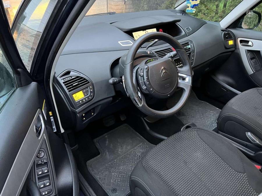 Grey Citroen c4-picasso 2012 in Kaunas, with an engine capacity of 1.60 L and mileage of 208 thousand km for 2700 €, photo 7 on AUTOMOTO.COM.LV