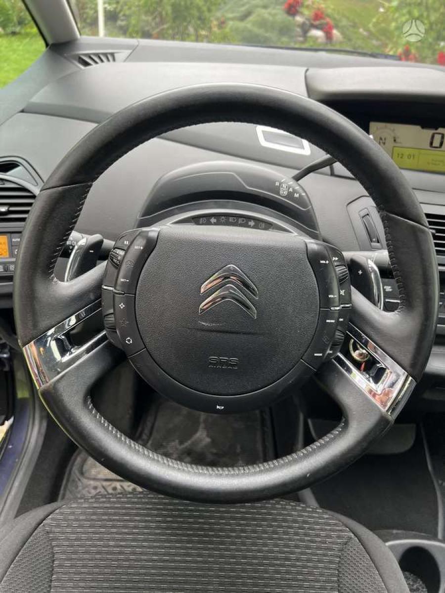 Grey Citroen c4-picasso 2012 in Kaunas, with an engine capacity of 1.60 L and mileage of 208 thousand km for 2700 €, photo 9 on AUTOMOTO.COM.LV
