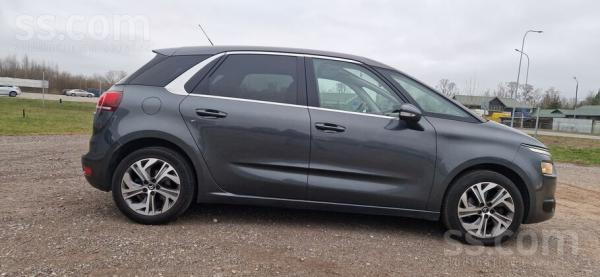 Grey Citroen c4-picasso 2013 in Daugavpils, with an engine capacity of 1.60 L and mileage of 161 thousand km for 6350 €, photo 6 on AUTOMOTO.COM.LV