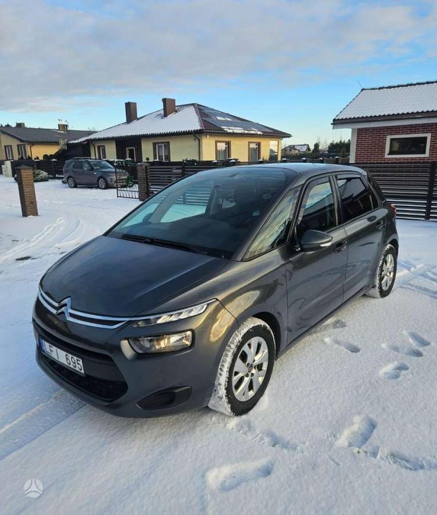 Grey Citroen c4-picasso 2013 in Klaipeda, with an engine capacity of 1.60 L and mileage of 158 thousand km for 4900 €, photo 1 on AUTOMOTO.COM.LV