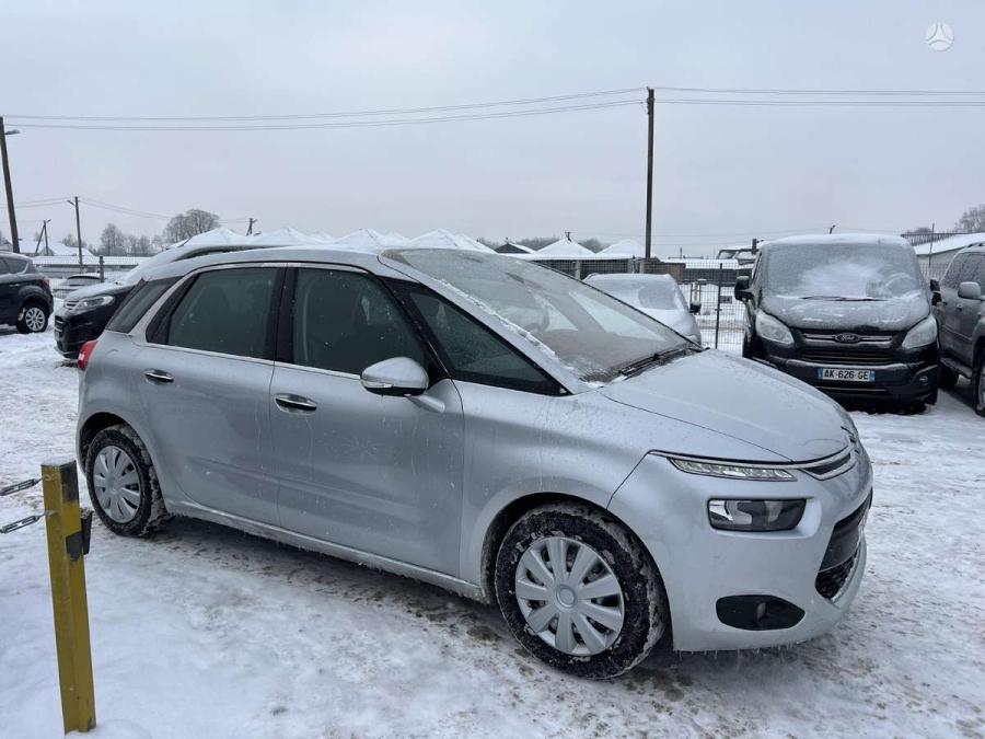 Grey Citroen c4-picasso 2013 in Taurage, with an engine capacity of 1.56 L and mileage of 263 thousand km for 3300 €, photo 3 on AUTOMOTO.COM.LV