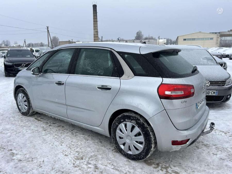 Grey Citroen c4-picasso 2013 in Taurage, with an engine capacity of 1.56 L and mileage of 263 thousand km for 3300 €, photo 6 on AUTOMOTO.COM.LV