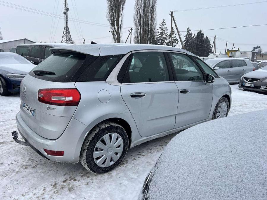 Grey Citroen c4-picasso 2013 in Taurage, with an engine capacity of 1.56 L and mileage of 263 thousand km for 3300 €, photo 12 on AUTOMOTO.COM.LV