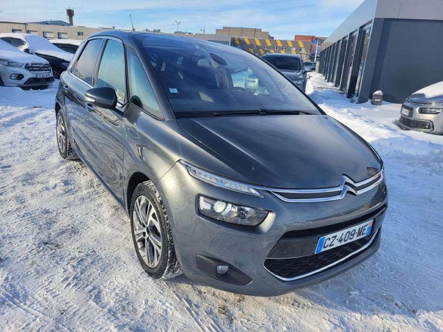 Grey Citroen c4-picasso 2013 in Taurage, with an engine capacity of 1.56 L and mileage of 248 thousand km for 5200 €, photo 2 on AUTOMOTO.COM.LV