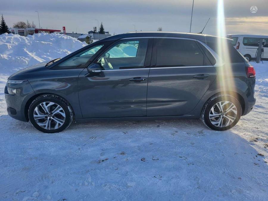 Grey Citroen c4-picasso 2013 in Taurage, with an engine capacity of 1.56 L and mileage of 248 thousand km for 5200 €, photo 5 on AUTOMOTO.COM.LV