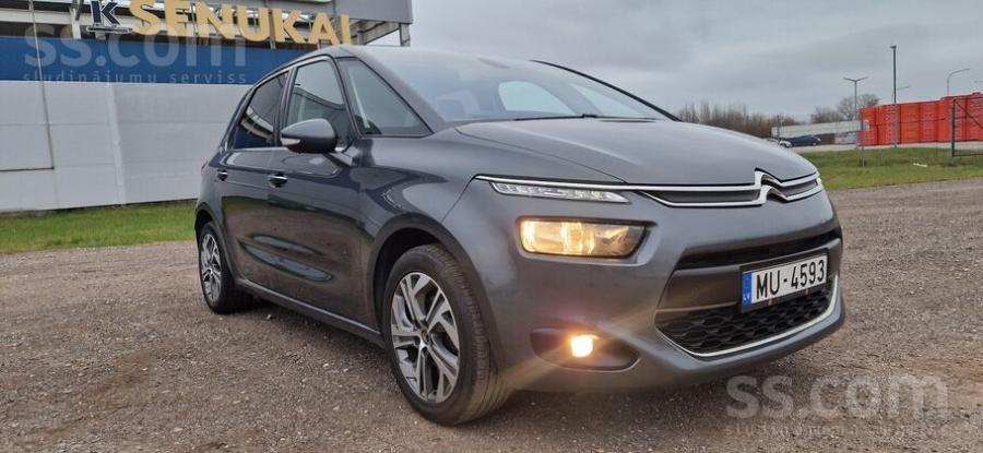 Grey Citroen c4-picasso 2013 in Daugavpils, with an engine capacity of 1.60 L and mileage of 161 thousand km for 5350 €, photo 8 on AUTOMOTO.COM.LV