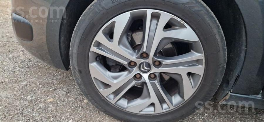 Grey Citroen c4-picasso 2013 in Daugavpils, with an engine capacity of 1.60 L and mileage of 161 thousand km for 5350 €, photo 29 on AUTOMOTO.COM.LV