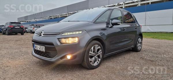 Grey Citroen c4-picasso 2013 in Daugavpils, with an engine capacity of 1.60 L and mileage of 161 thousand km for 5350 €, photo 1 on AUTOMOTO.COM.LV