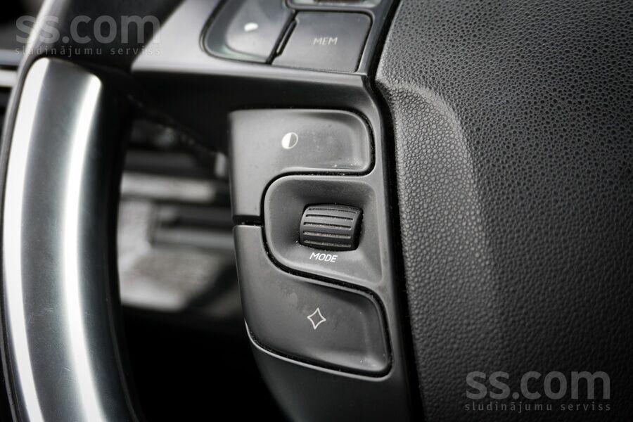 Pelēks Citroen c4-picasso 2013 Rīga, ar dzinēja tilpumu 1.60 L un nobraukumu 240 tūkst. km par 6290 €, foto 15 vietnē AUTOMOTO.COM.LV