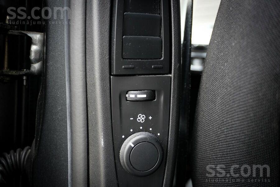 Pelēks Citroen c4-picasso 2013 Rīga, ar dzinēja tilpumu 1.60 L un nobraukumu 240 tūkst. km par 6290 €, foto 21 vietnē AUTOMOTO.COM.LV