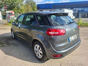 Pelēks Citroen c4-picasso 2013 Rīga, ar dzinēja tilpumu 1.60 L un nobraukumu 224 tūkst. km par 3300 €, foto 5 vietnē AUTOMOTO.COM.LV