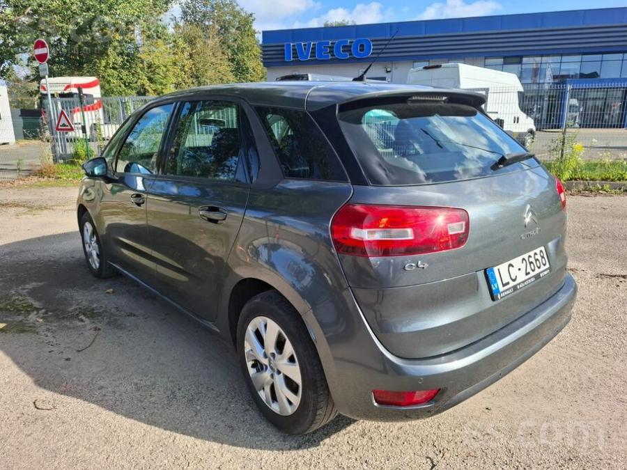 Pelēks Citroen c4-picasso 2013 Rīga, ar dzinēja tilpumu 1.60 L un nobraukumu 224 tūkst. km par 3300 €, foto 5 vietnē AUTOMOTO.COM.LV