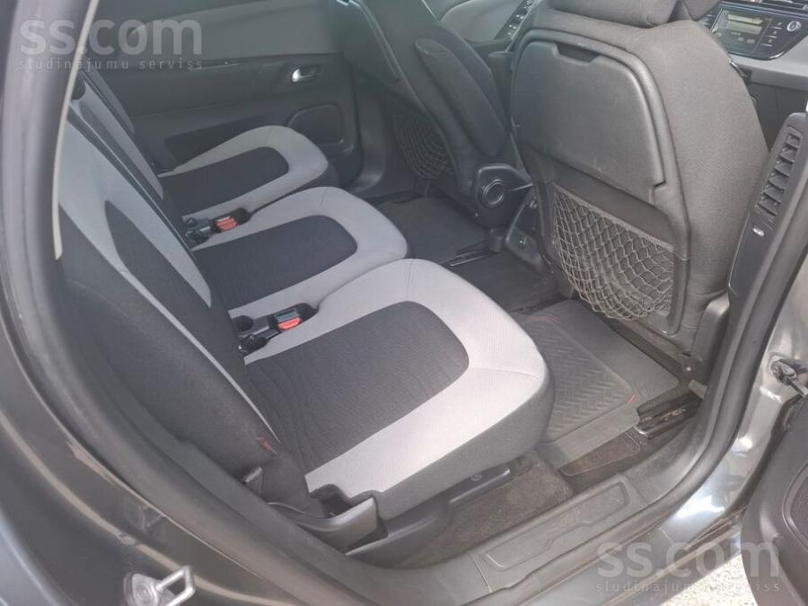 Pelēks Citroen c4-picasso 2013 Rīga, ar dzinēja tilpumu 1.60 L un nobraukumu 224 tūkst. km par 3300 €, foto 9 vietnē AUTOMOTO.COM.LV