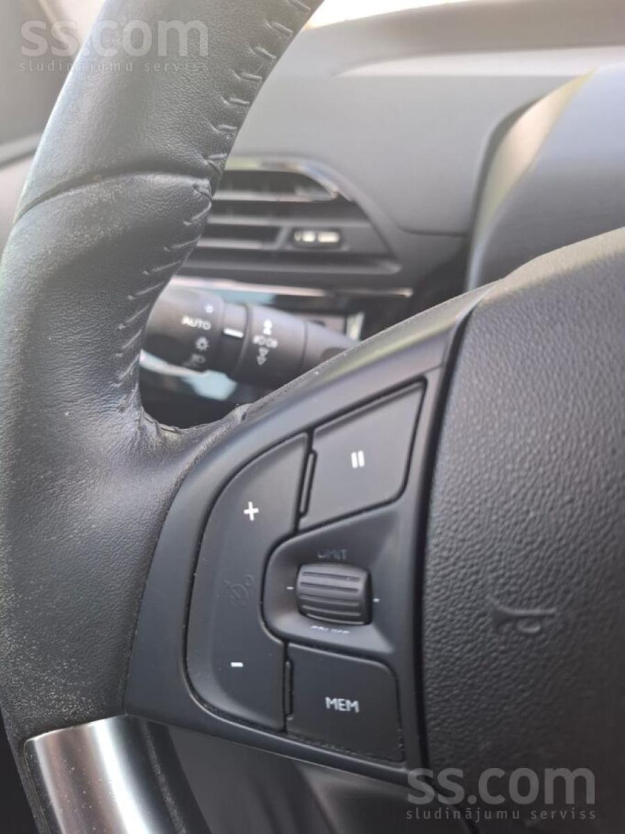 Pelēks Citroen c4-picasso 2013 Rīga, ar dzinēja tilpumu 1.60 L un nobraukumu 224 tūkst. km par 3300 €, foto 12 vietnē AUTOMOTO.COM.LV