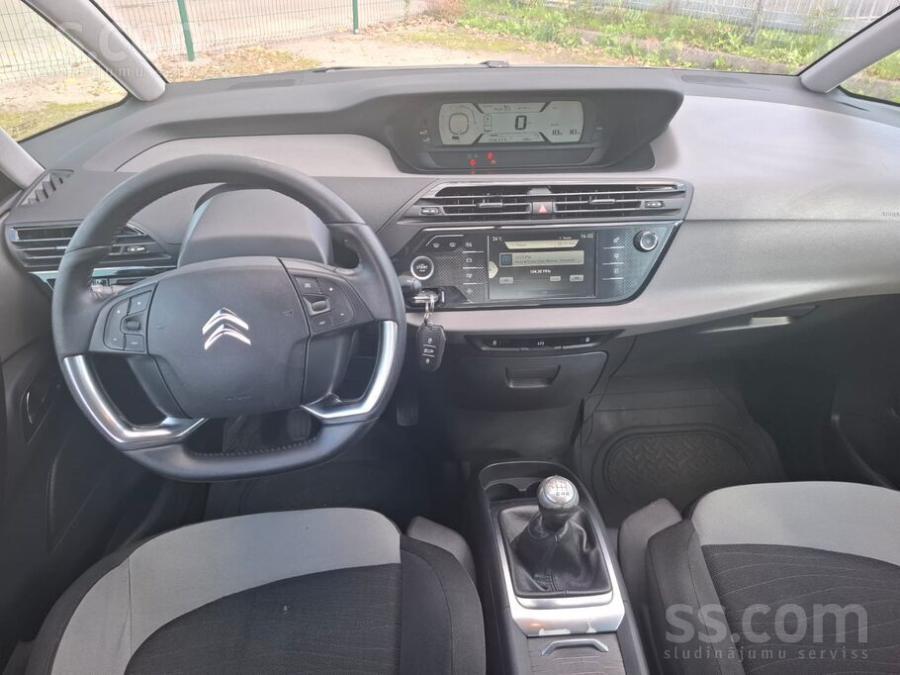 Pelēks Citroen c4-picasso 2013 Rīga, ar dzinēja tilpumu 1.60 L un nobraukumu 224 tūkst. km par 3300 €, foto 15 vietnē AUTOMOTO.COM.LV