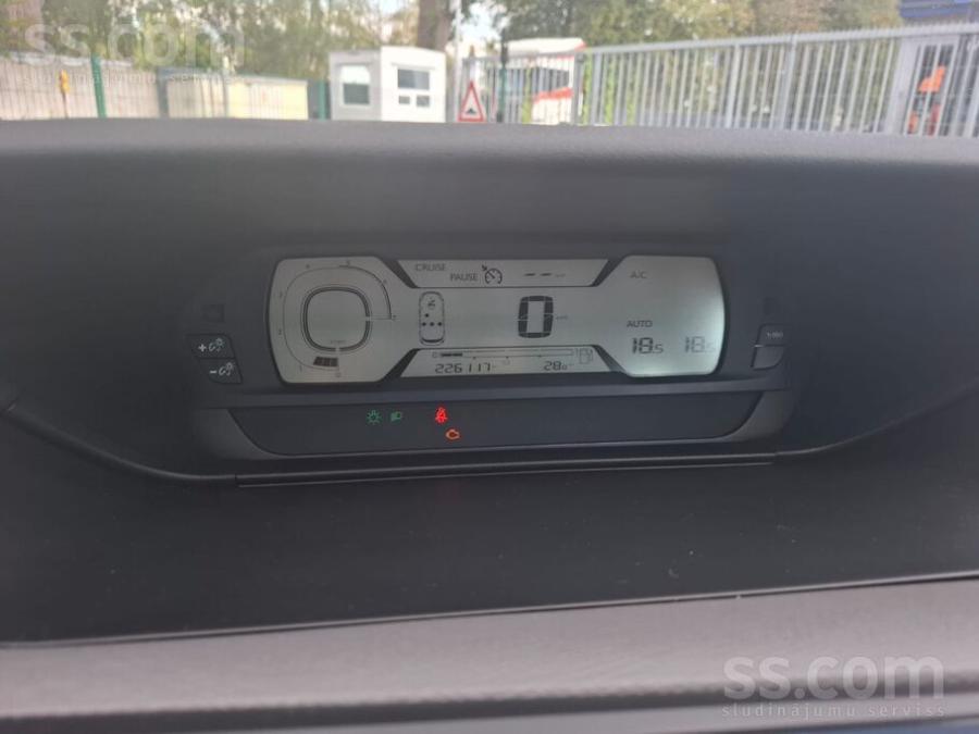 Pelēks Citroen c4-picasso 2013 Rīga, ar dzinēja tilpumu 1.60 L un nobraukumu 224 tūkst. km par 3300 €, foto 21 vietnē AUTOMOTO.COM.LV