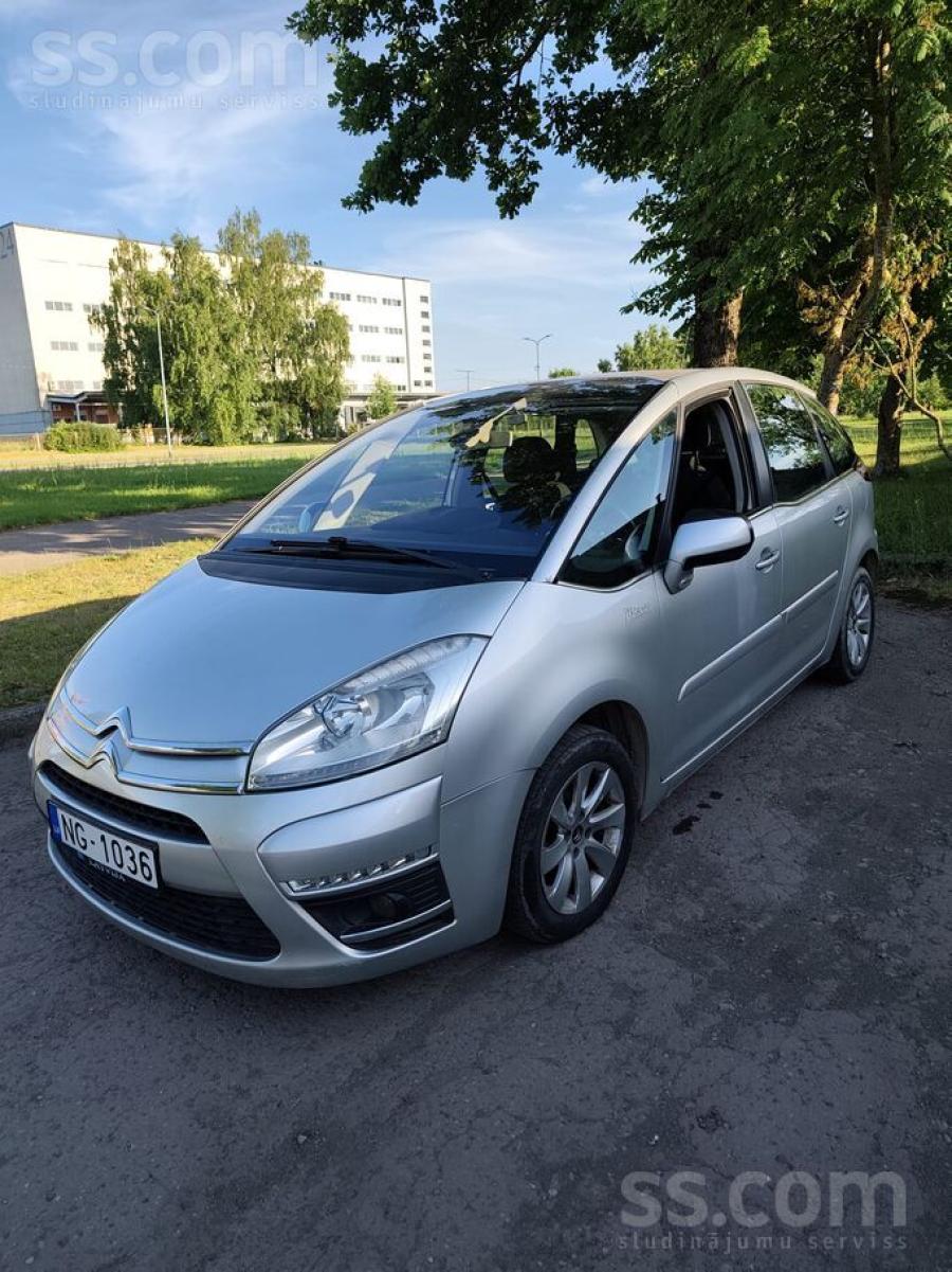 Grey Citroen c4-picasso 2013 in Riga, with an engine capacity of 1.60 L and mileage of 0 thousand km for 3500 €, photo 1 on AUTOMOTO.COM.LV