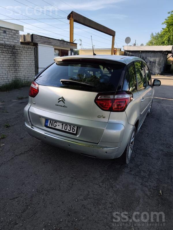 Grey Citroen c4-picasso 2013 in Riga, with an engine capacity of 1.60 L and mileage of 0 thousand km for 3500 €, photo 3 on AUTOMOTO.COM.LV