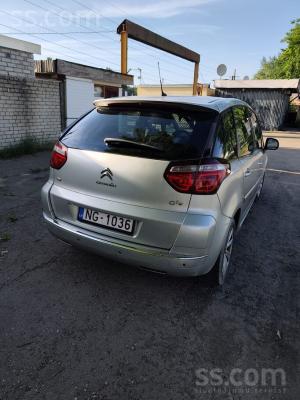 Grey Citroen c4-picasso 2013 in Riga, with an engine capacity of 1.60 L and mileage of 0 thousand km for 3500 €, photo 4 on AUTOMOTO.COM.LV
