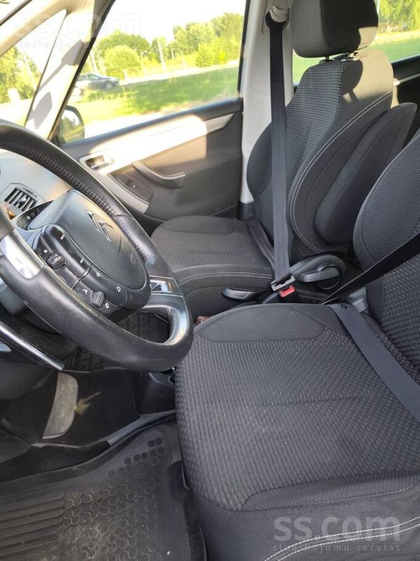 Grey Citroen c4-picasso 2013 in Riga, with an engine capacity of 1.60 L and mileage of 0 thousand km for 3500 €, photo 7 on AUTOMOTO.COM.LV