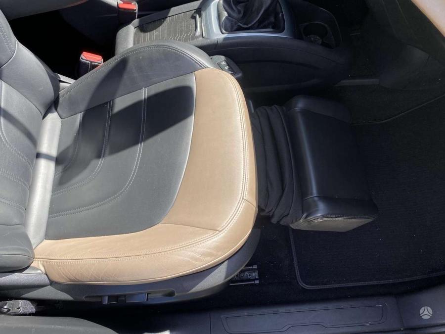 Pelēks Citroen c4-picasso 2013 Viļņa, ar dzinēja tilpumu 1.56 L un nobraukumu 264 tūkst. km par 5450 €, foto 18 vietnē AUTOMOTO.COM.LV