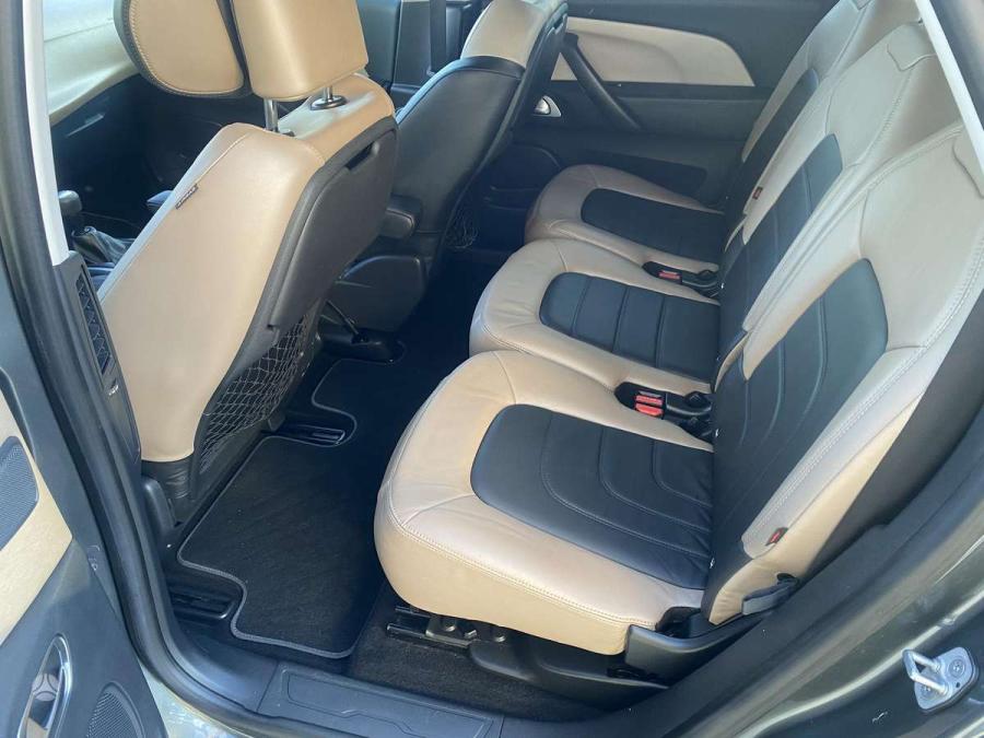 Pelēks Citroen c4-picasso 2013 Viļņa, ar dzinēja tilpumu 1.56 L un nobraukumu 264 tūkst. km par 5400 €, foto 15 vietnē AUTOMOTO.COM.LV