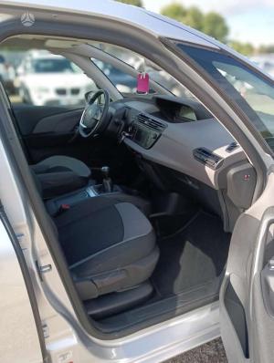 Grey Citroen c4-picasso 2013 in Taurage, with an engine capacity of 1.60 L and mileage of 260 thousand km for 3900 €, photo 13 on AUTOMOTO.COM.LV