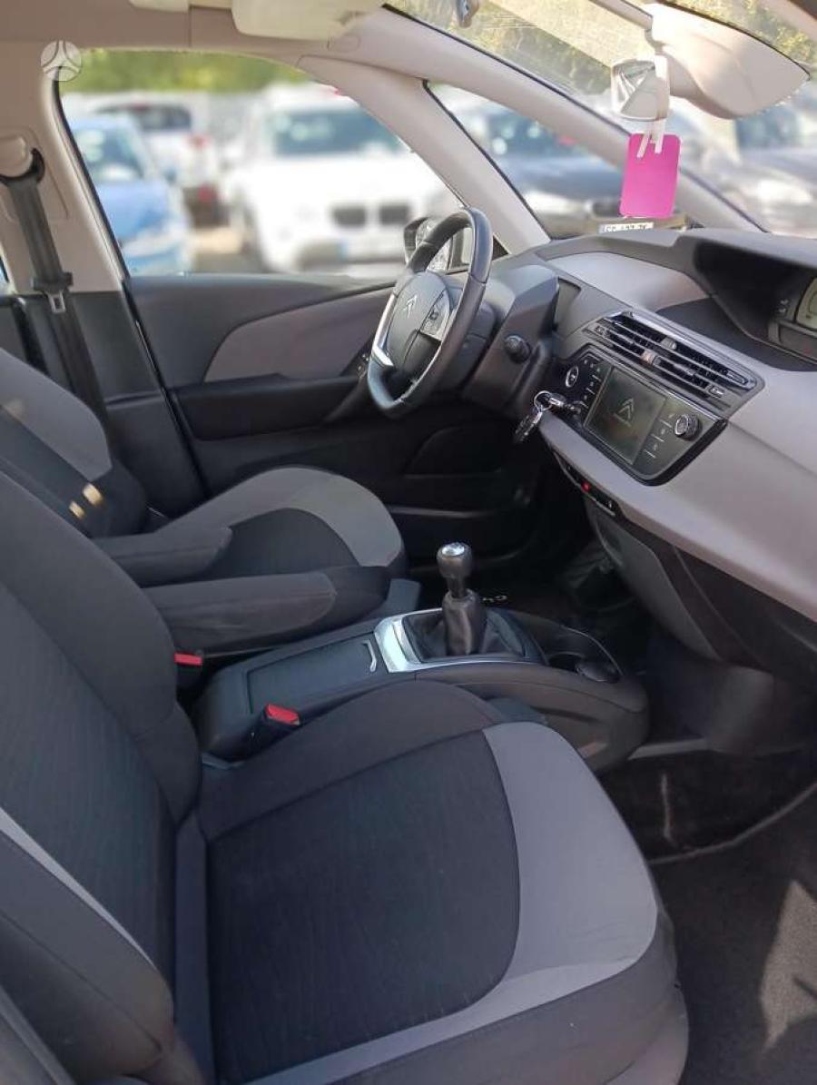 Grey Citroen c4-picasso 2013 in Taurage, with an engine capacity of 1.60 L and mileage of 260 thousand km for 3900 €, photo 15 on AUTOMOTO.COM.LV