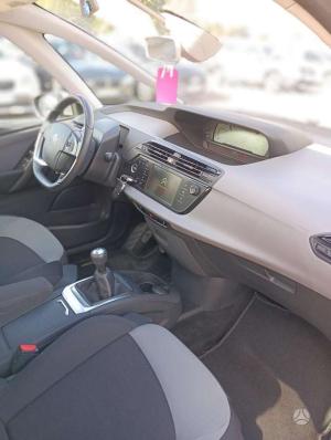 Grey Citroen c4-picasso 2013 in Taurage, with an engine capacity of 1.60 L and mileage of 260 thousand km for 3900 €, photo 16 on AUTOMOTO.COM.LV