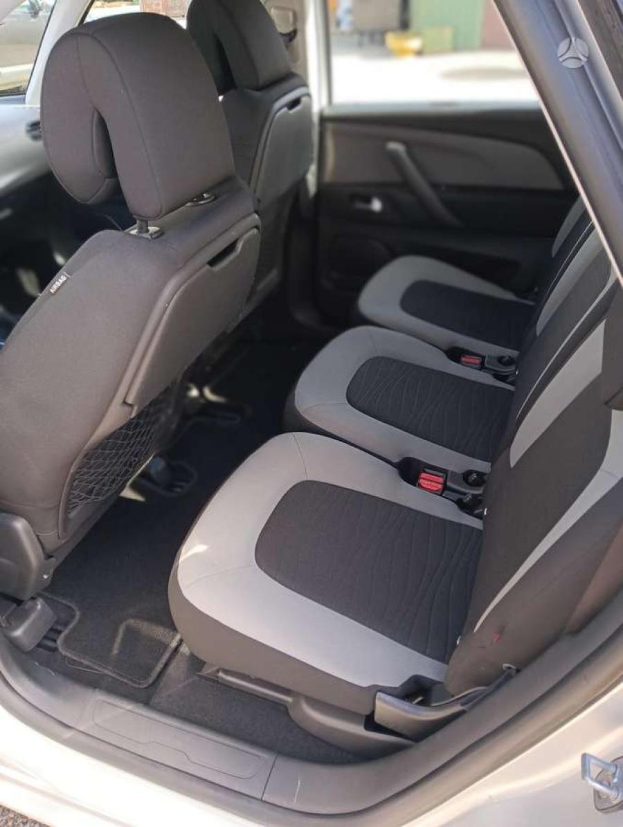 Grey Citroen c4-picasso 2013 in Taurage, with an engine capacity of 1.60 L and mileage of 260 thousand km for 3900 €, photo 17 on AUTOMOTO.COM.LV