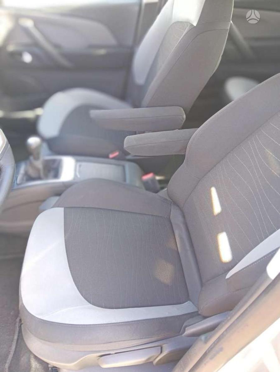 Grey Citroen c4-picasso 2013 in Taurage, with an engine capacity of 1.60 L and mileage of 260 thousand km for 3900 €, photo 20 on AUTOMOTO.COM.LV