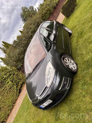 Pelēks Citroen c4-picasso 2013 Rīga, ar dzinēja tilpumu 1.60 L un nobraukumu 197 tūkst. km par 3400 €, foto  vietnē AUTOMOTO.COM.LV