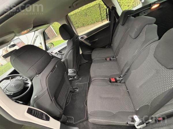 Grey Citroen c4-picasso 2013 in Riga, with an engine capacity of 1.60 L and mileage of 197 thousand km for 3400 €, photo 8 on AUTOMOTO.COM.LV