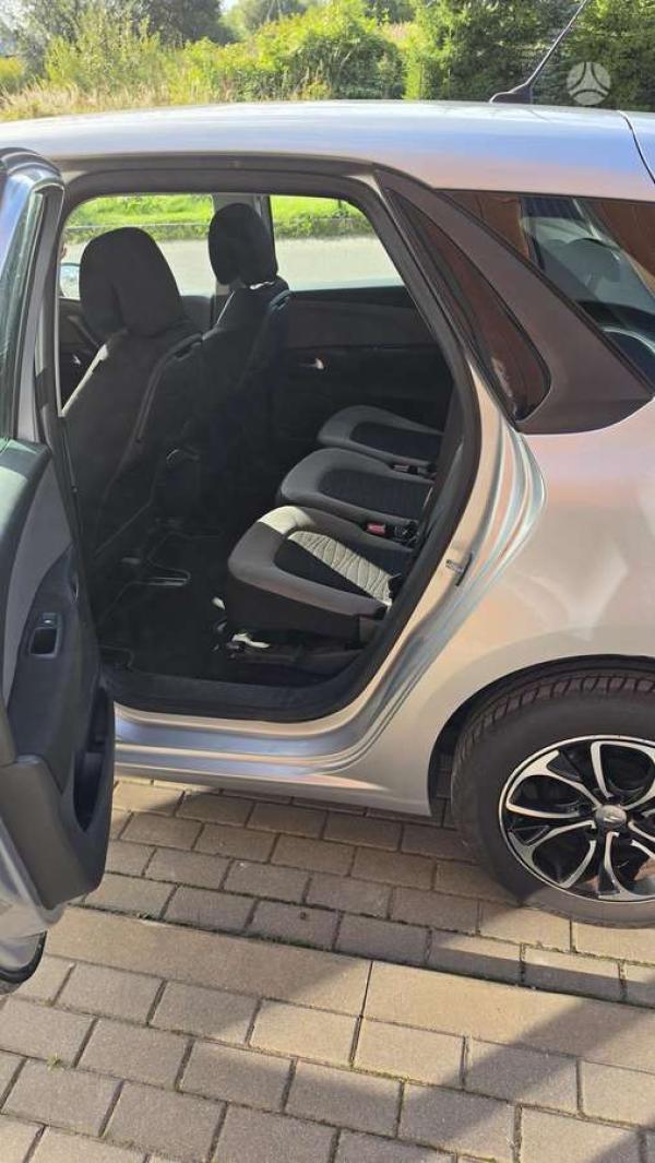 Pelēks Citroen c4-picasso 2013 Kauņa, ar dzinēja tilpumu 1.56 L un nobraukumu 256 tūkst. km par 3700 €, foto 9 vietnē AUTOMOTO.COM.LV