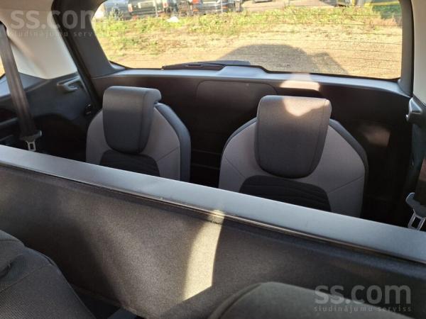 Pelēks Citroen c4-picasso 2014 Rīga, ar dzinēja tilpumu 2.00 L un nobraukumu 285 tūkst. km par 7150 €, foto 9 vietnē AUTOMOTO.COM.LV
